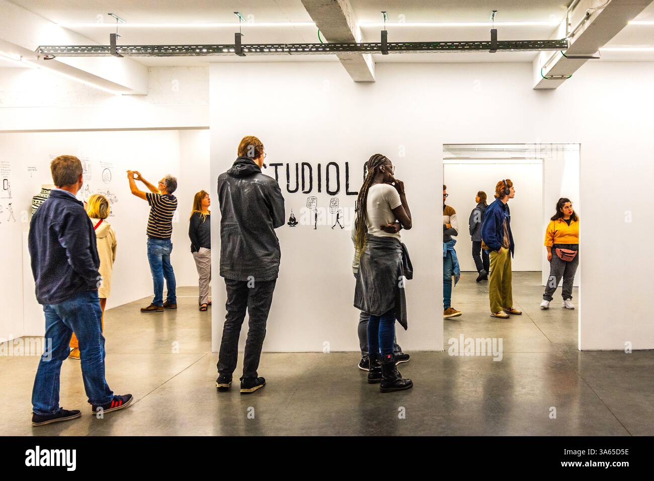 A scene from the French artist Jean Jullien art exhibition "Studiolo ...