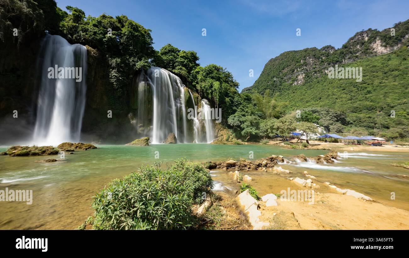 Ban Gioc Waterfalls, the fourth largest waterfalls in the world ...