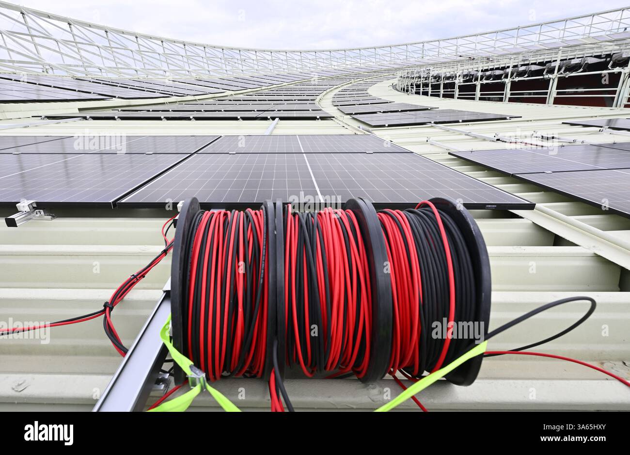 THEME PICTURE - Illustration on the topics of photovoltaic system/PV ...
