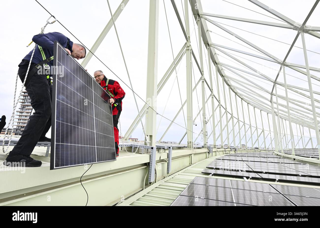 THEME PICTURE - Illustration on the topics of photovoltaic system/PV ...