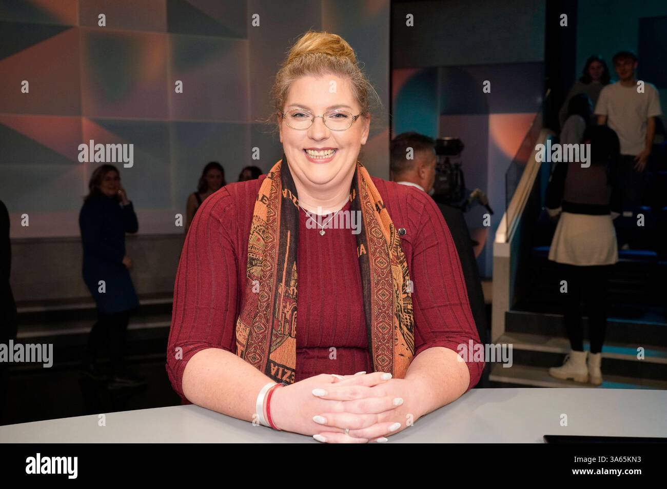 Sasa Zatata in der ARD-Talkshow hart aber fair im Studio Adlershof ...