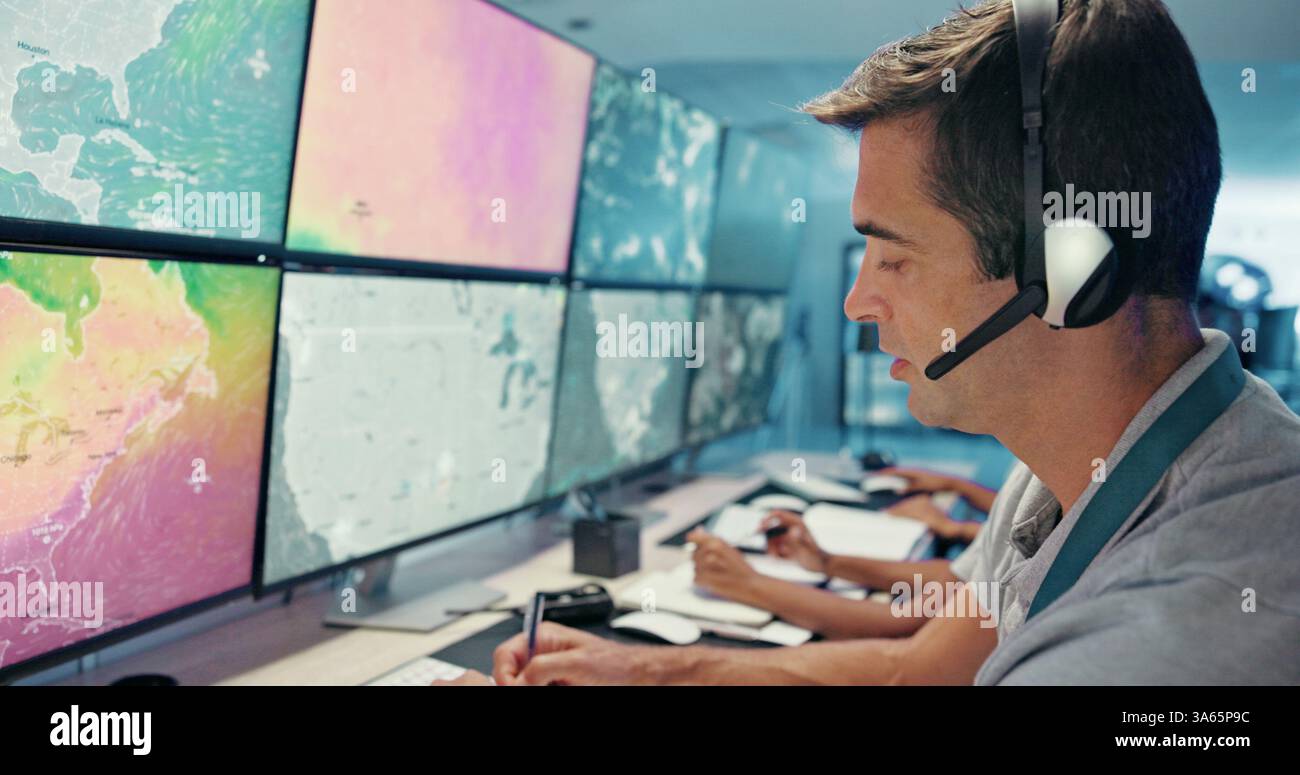 Weather radar digital satellite map hi-res stock photography and images ...