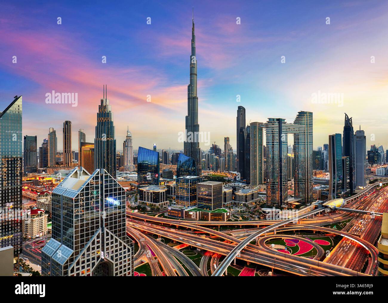 Dubai skyline in sunset hi-res stock photography and images - Alamy