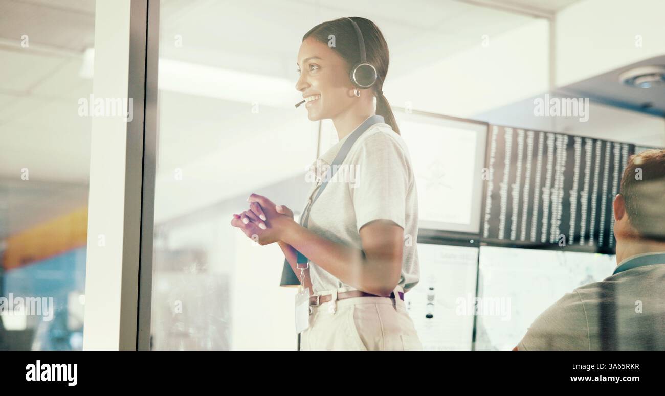 Control room headset smile hi-res stock photography and images - Alamy