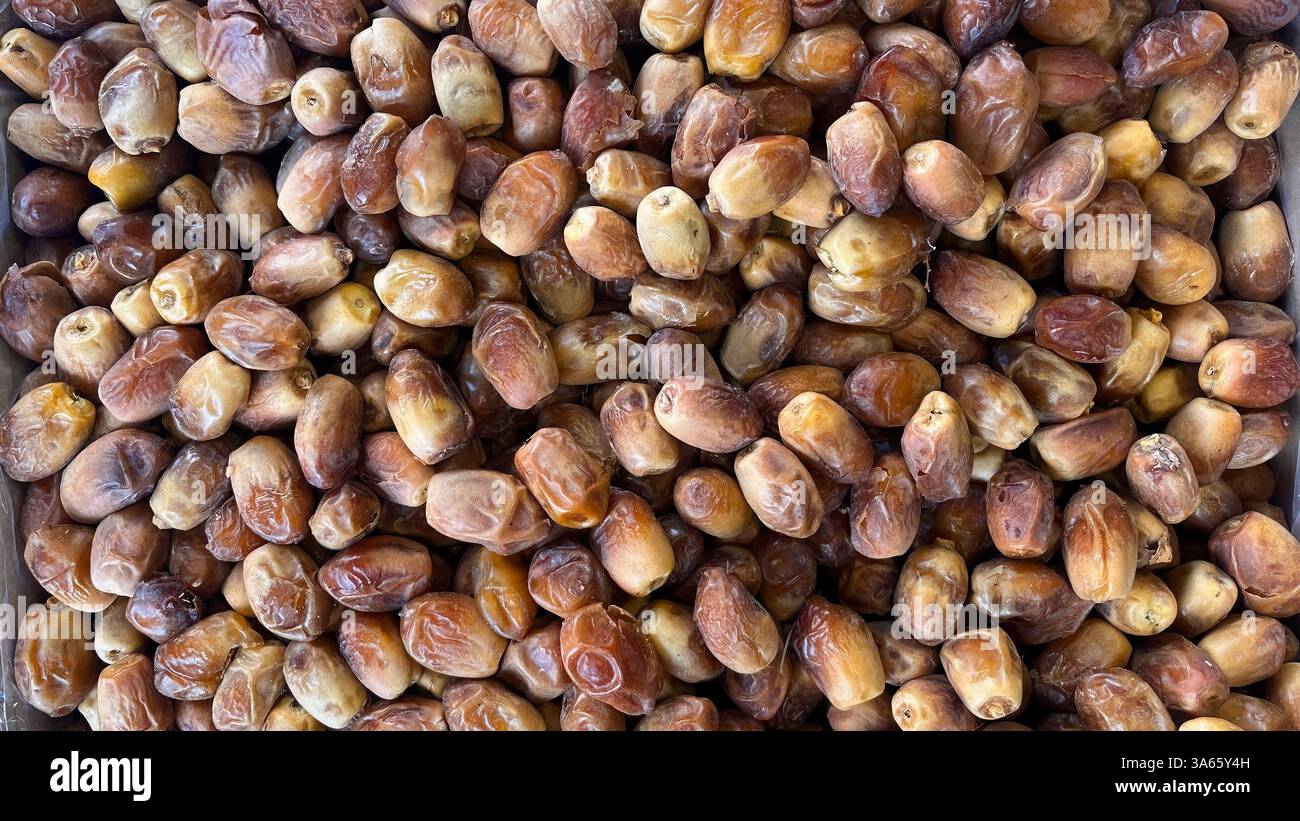 Dates on display at the market stall Stock Photo - Alamy
