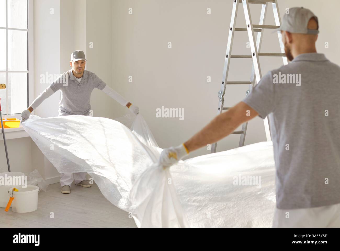 Professional painting service, painter team floor covering ...