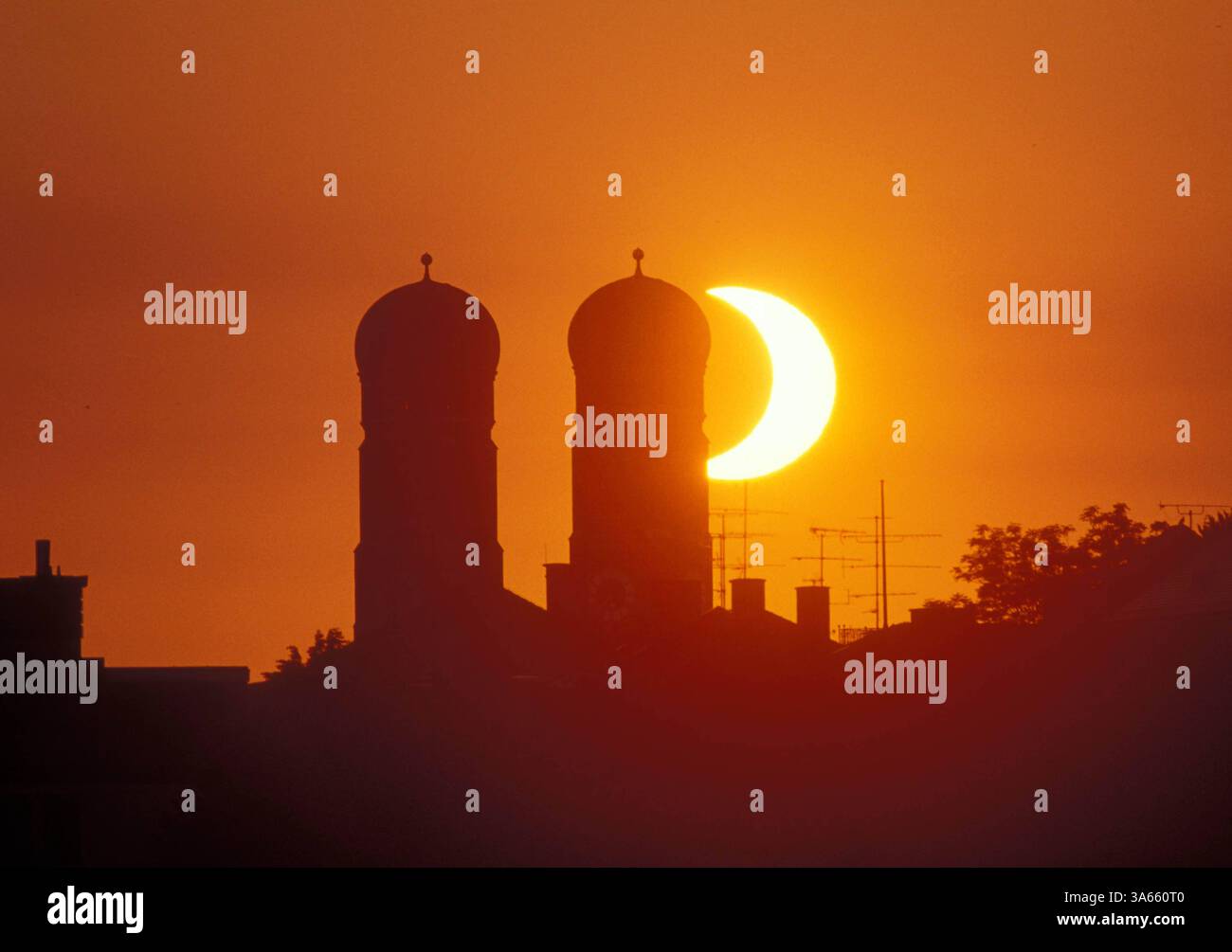 Partielle Sonnenfinsternis in Deutschland am 29.03.2025 von 11.28 Uhr bis 12.55 Uhr, Bedeckung ...