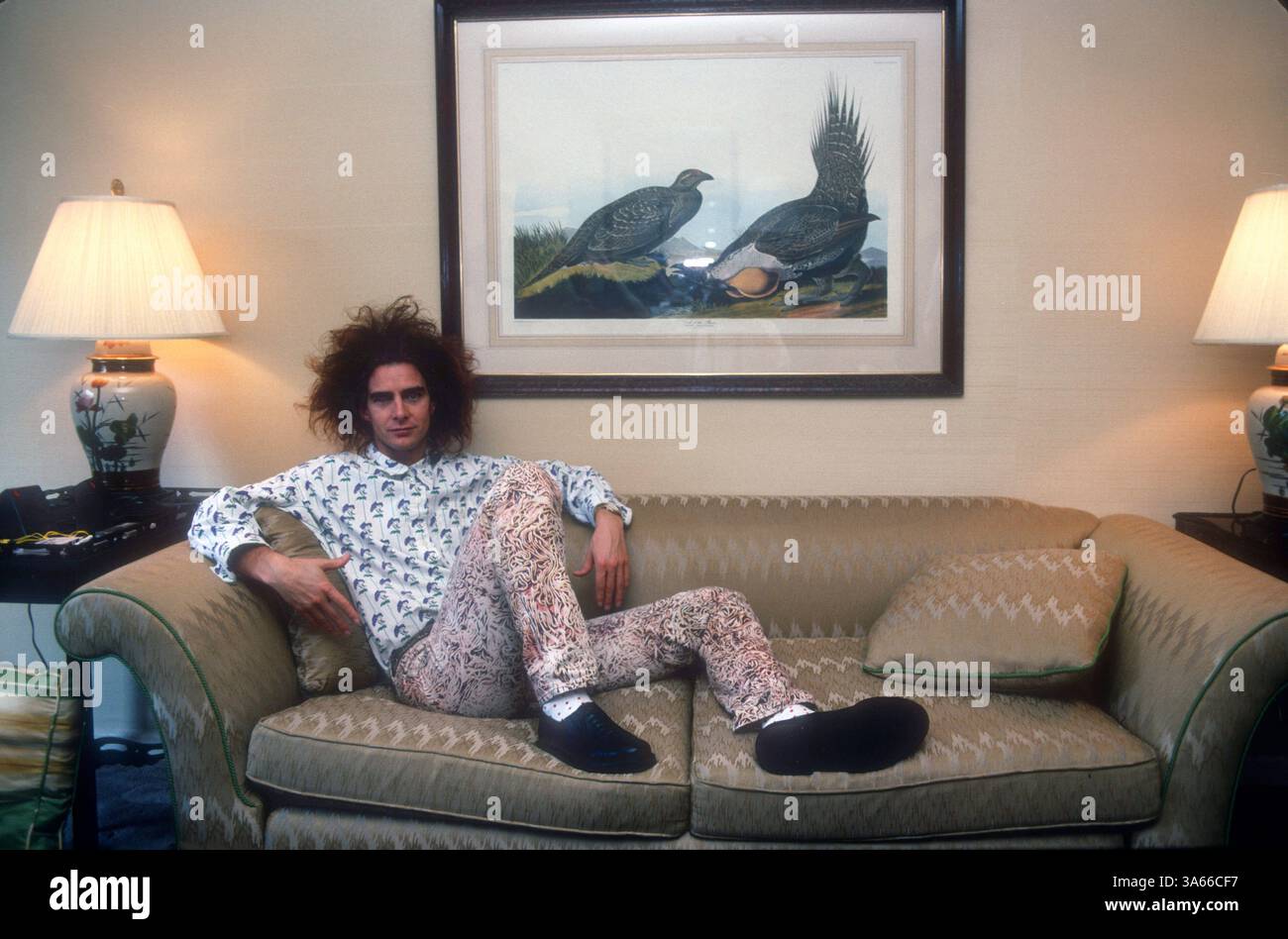 Name change deed poll hi-res stock photography and images - Alamy