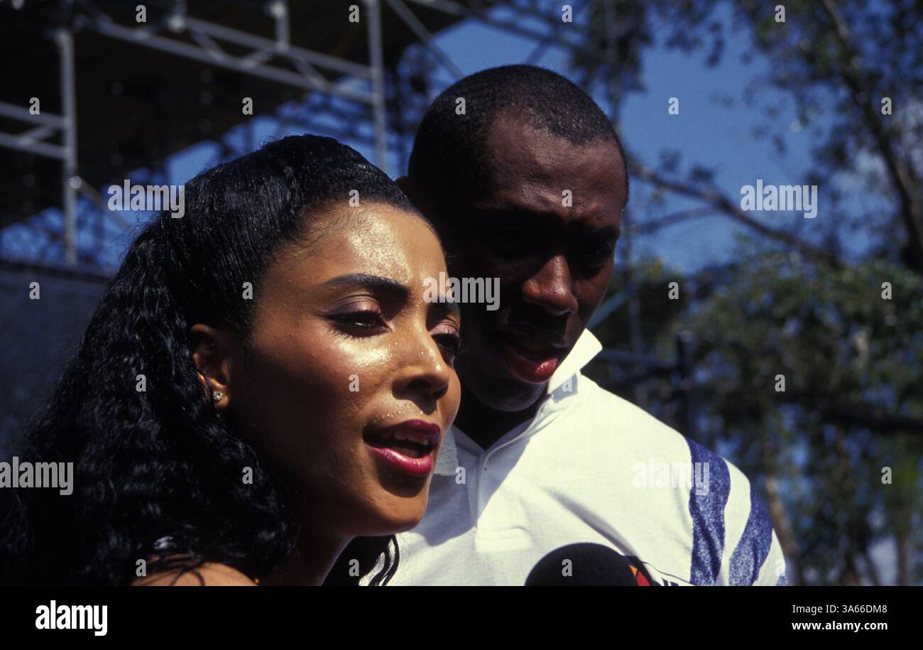 Olympic champion in the triple jump AL JOYNER & his wife FLORENCE ...