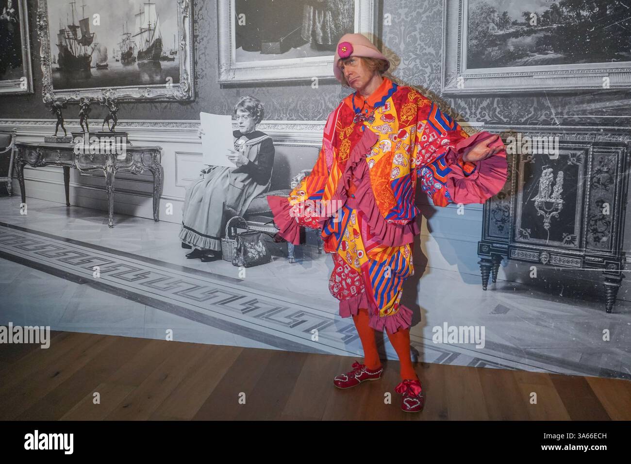 Grayson perry wallace collection hi-res stock photography and images ...
