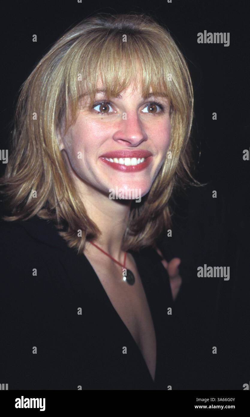 Nov 04, 1997; New York, NY, USA; Actress JULIA ROBERTS @ Todd Oldham ...