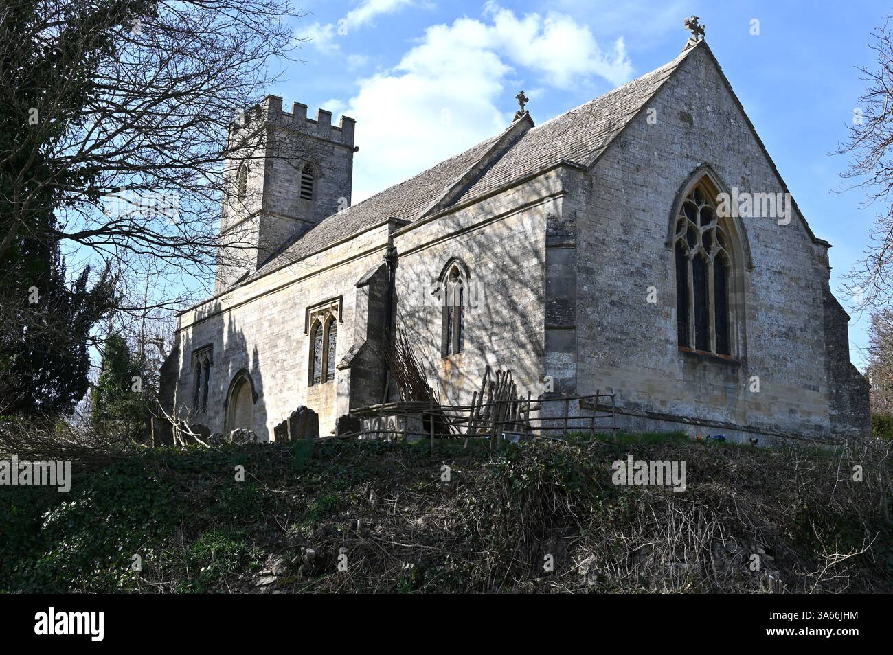 Holy Cross Church, Shipton on Cherwell near Kidlington, Oxfordshire ...