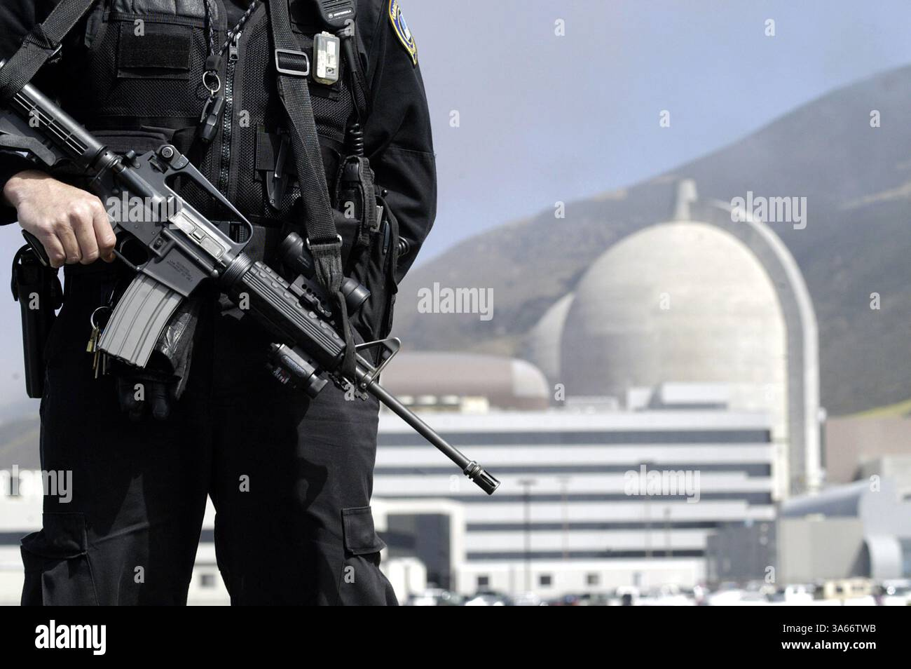 May 04, 2004; Avila Beach, CA, USA; ! A nuclear security officer armed ...