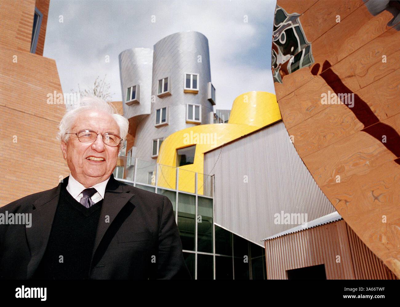 May 04, 2004; Cambridge, MA, USA; Architect FRANK O. GEHRY at the MIT ...