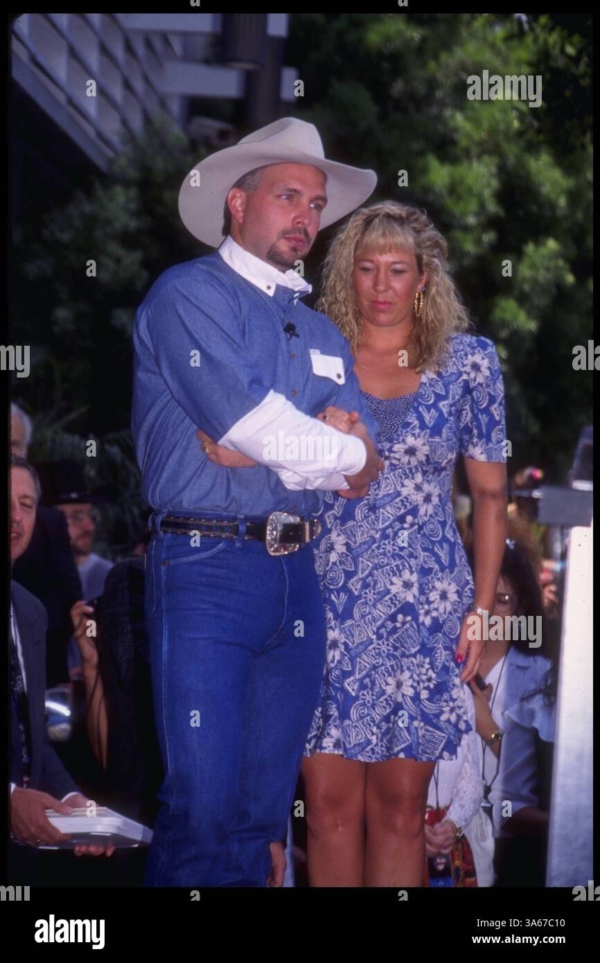 June 30, 1995; Hollywood, CA, USA; Country Superstar GARTH BROOKS and ...