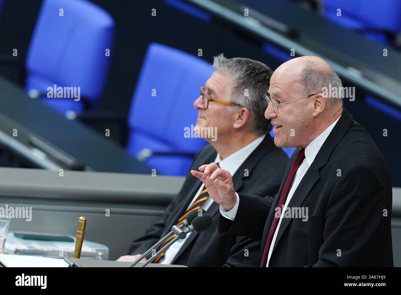 25 March 2025, Berlin: Old-age president Gregor Gysi (r, Die Linke ...