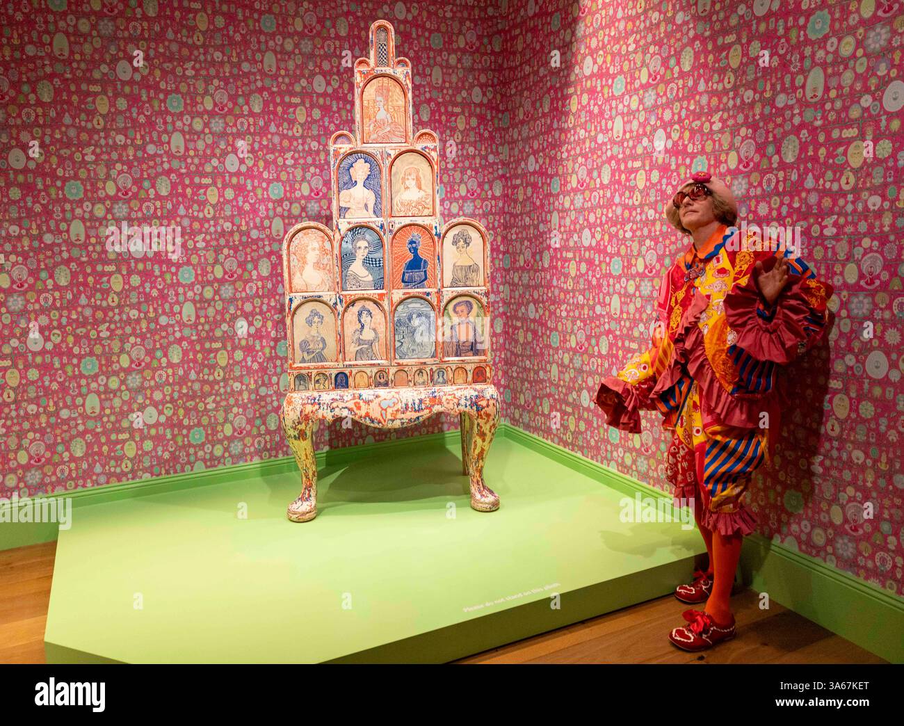 Cabinet altarpiece grayson perry hi-res stock photography and images ...