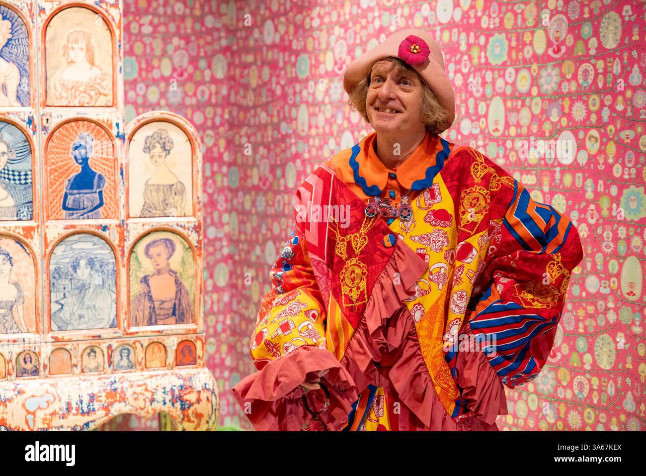 Cabinet altarpiece grayson perry hi-res stock photography and images ...