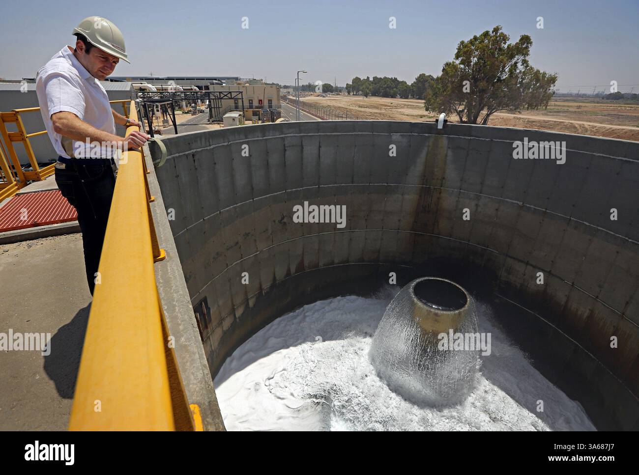 June 19, 2014 - Samar, ISR - Intake water is drawn from the ...