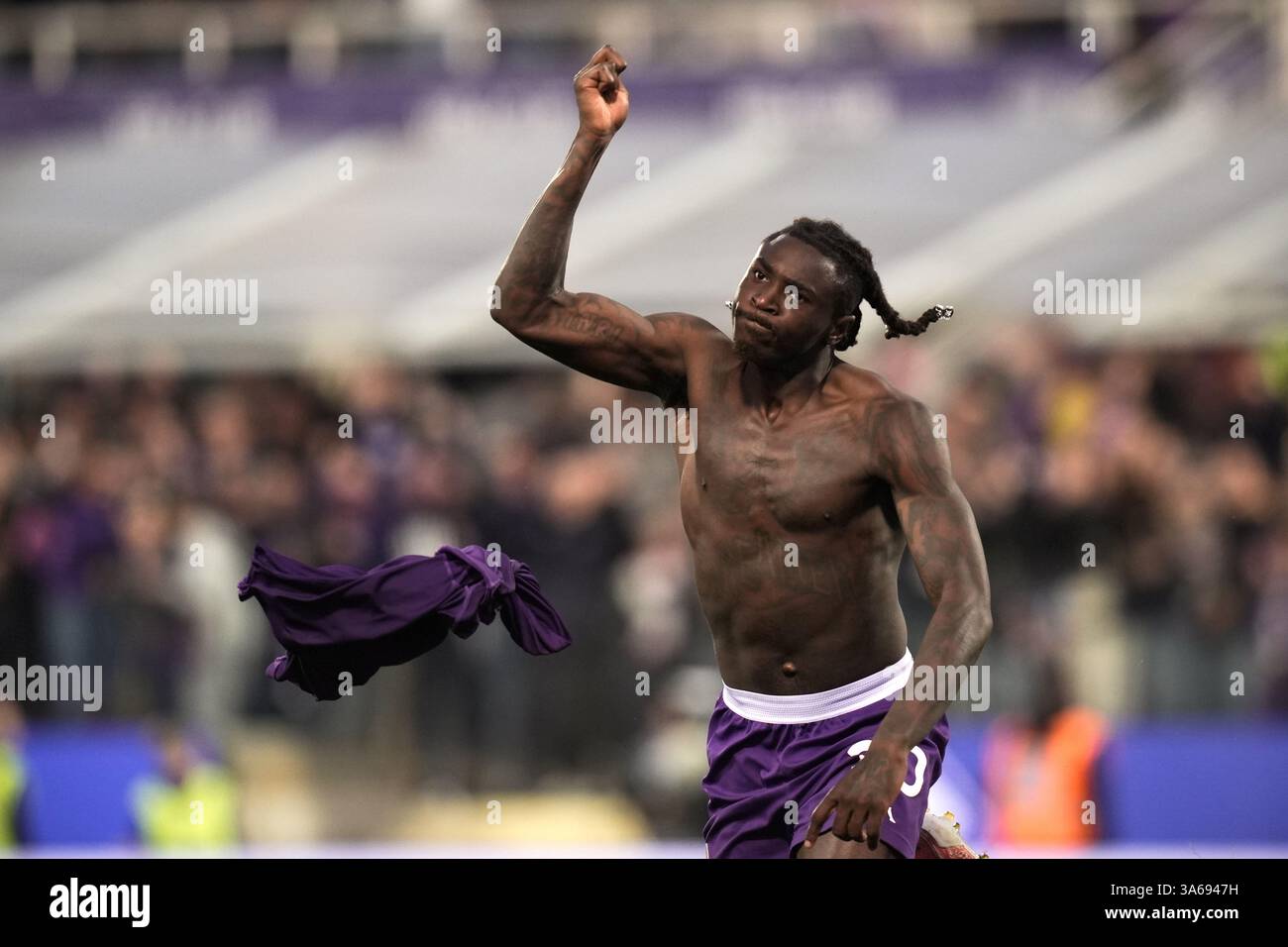 Firenze, Italia. 10th Nov, 2024. Fiorentina's Moise Kean celebrates ...