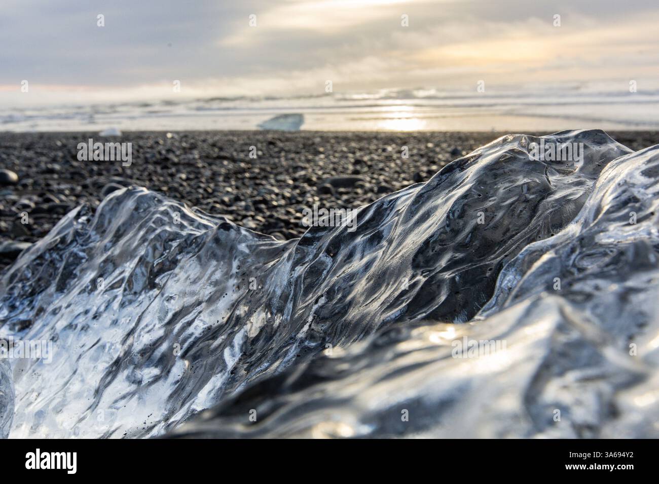 Small Iceberg's washed up on Diamond Beach that float down the river ...