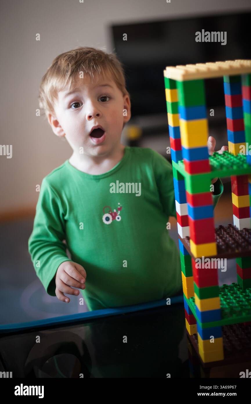 Short bricks and long bricks hi-res stock photography and images - Alamy