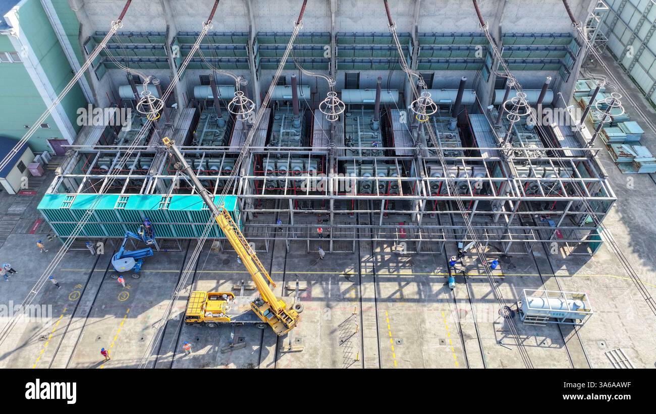 Changzhou, China. 25th Mar, 2025. CHANGZHOU, CHINA - MARCH 25, 2025 - Power transmission and ...