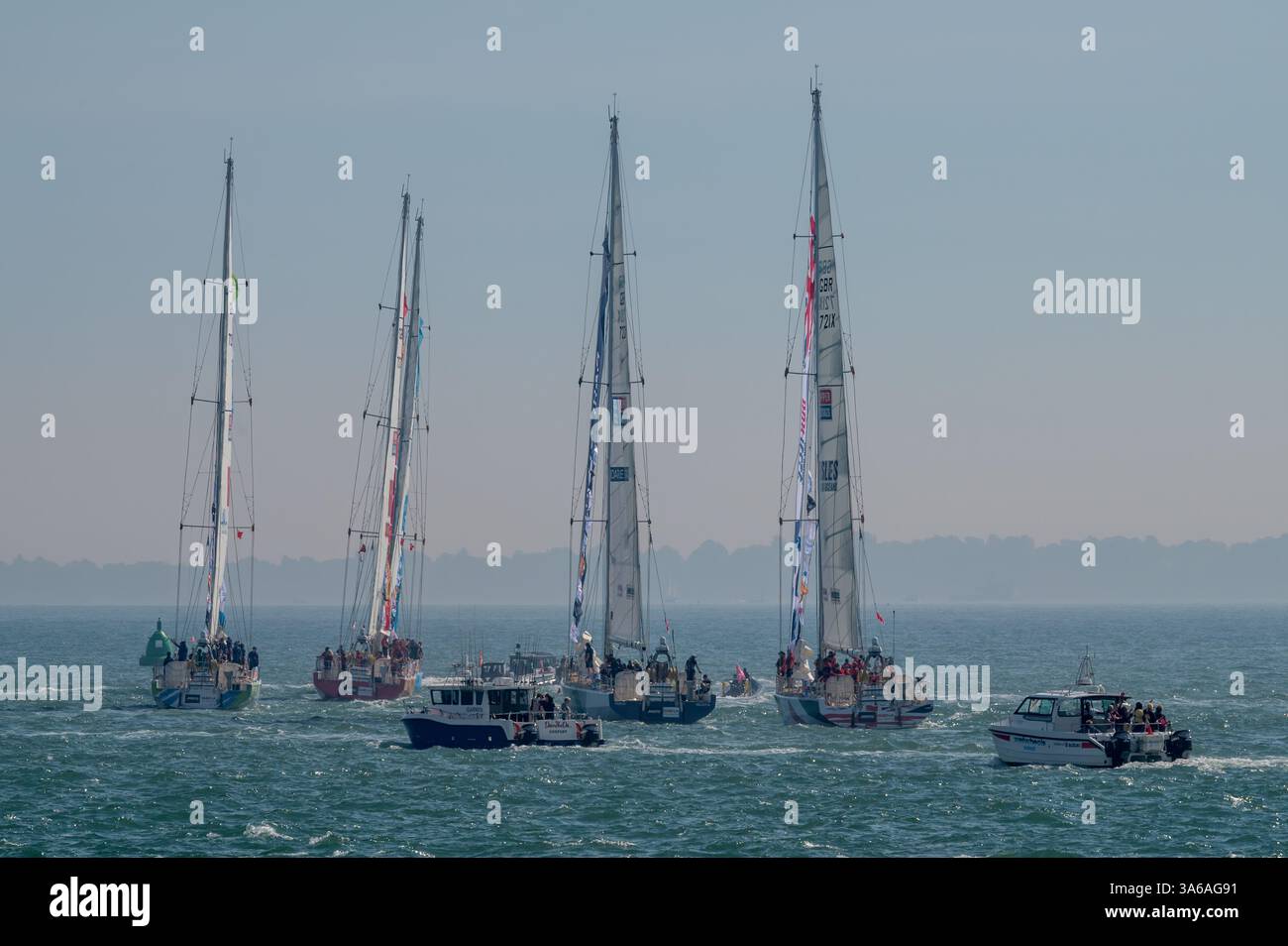 The racing yachts waiting for the start of the 1st leg of the Clipper ...