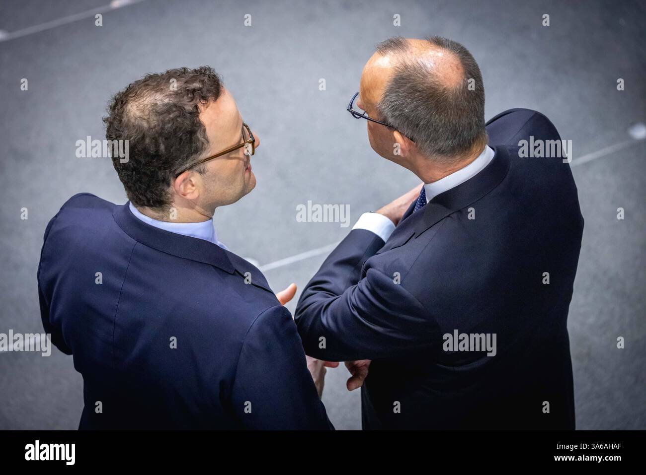 R-L Friedrich Merz, Parteivorsitzender der CDU, und Jens Spahn ...