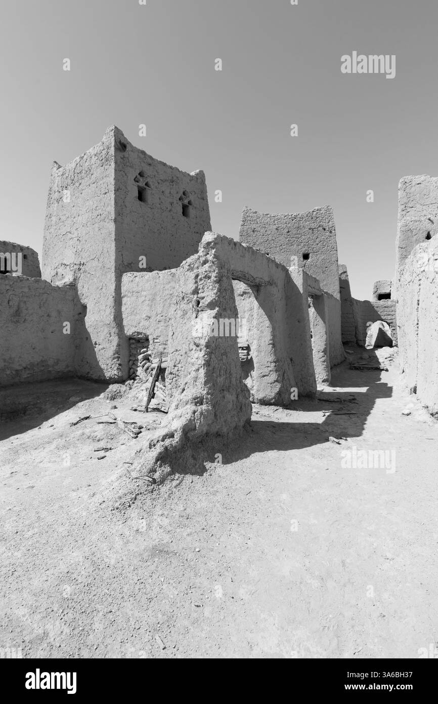 Abandoned houses in the traditional construction of Arabic adobe ...