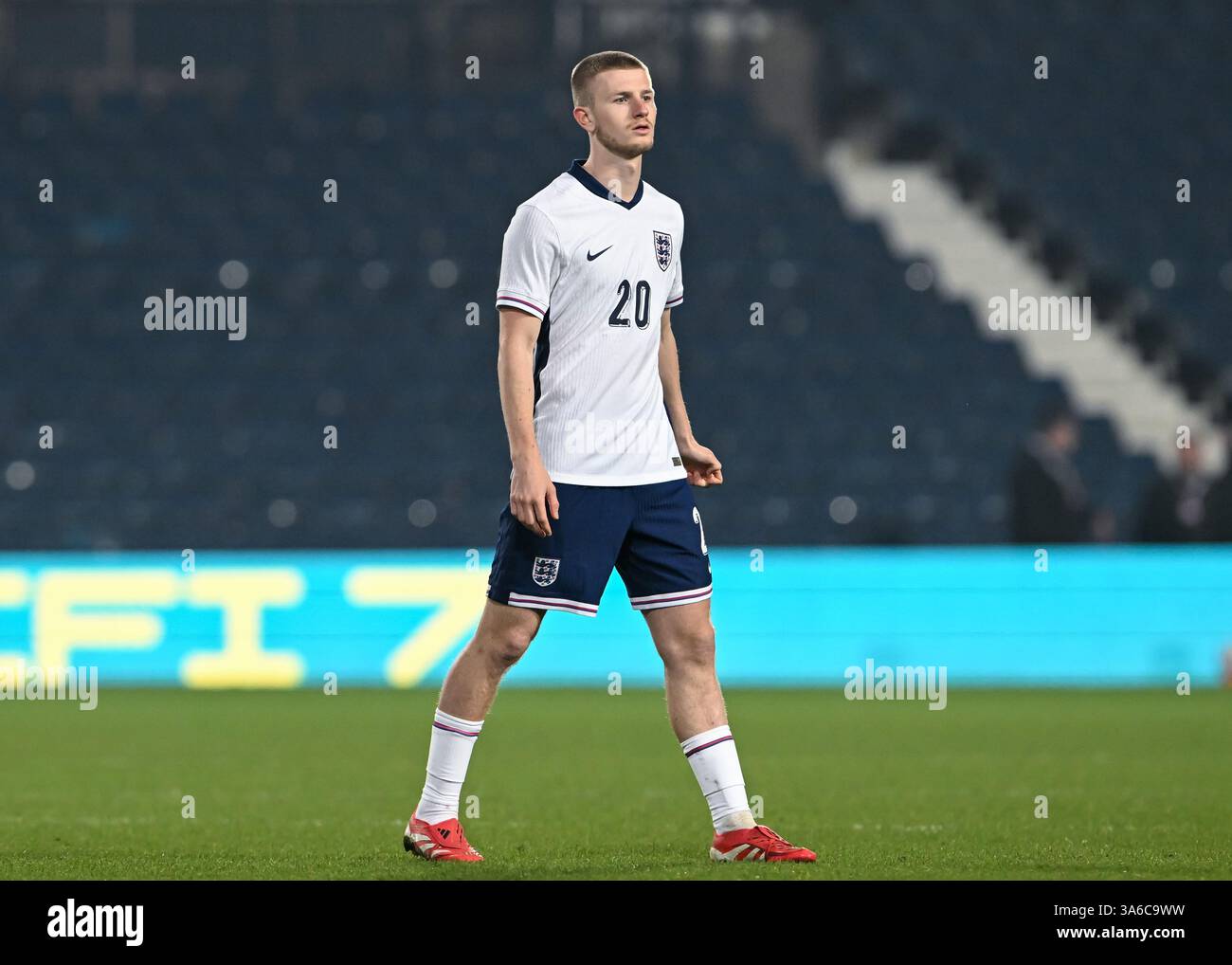 Adam wharton england international hi-res stock photography and images ...