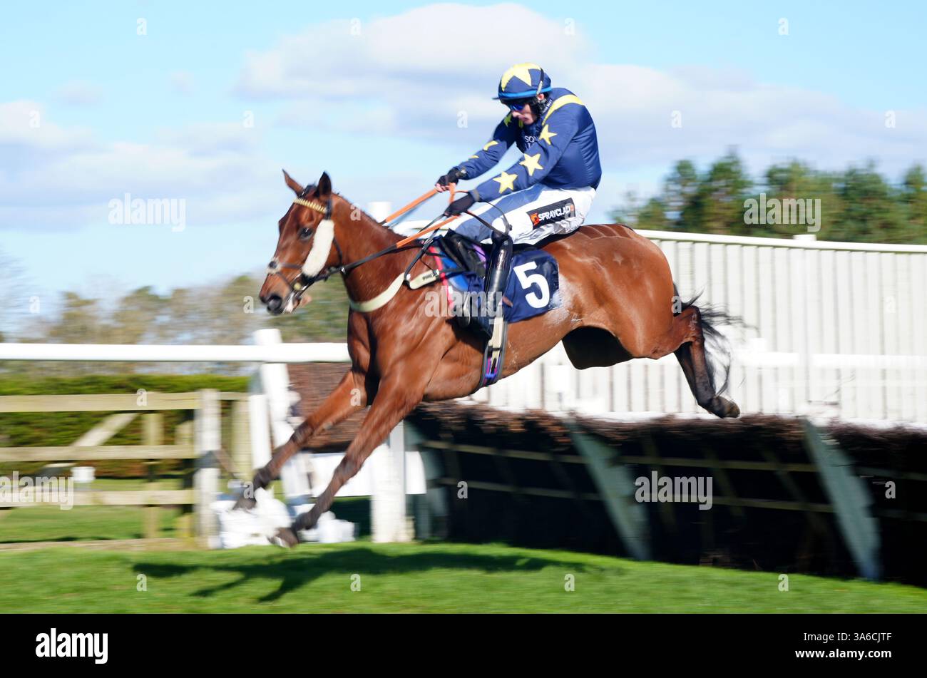 Les's Legacy ridden by Nathan Moscrop during the Racing To School ...