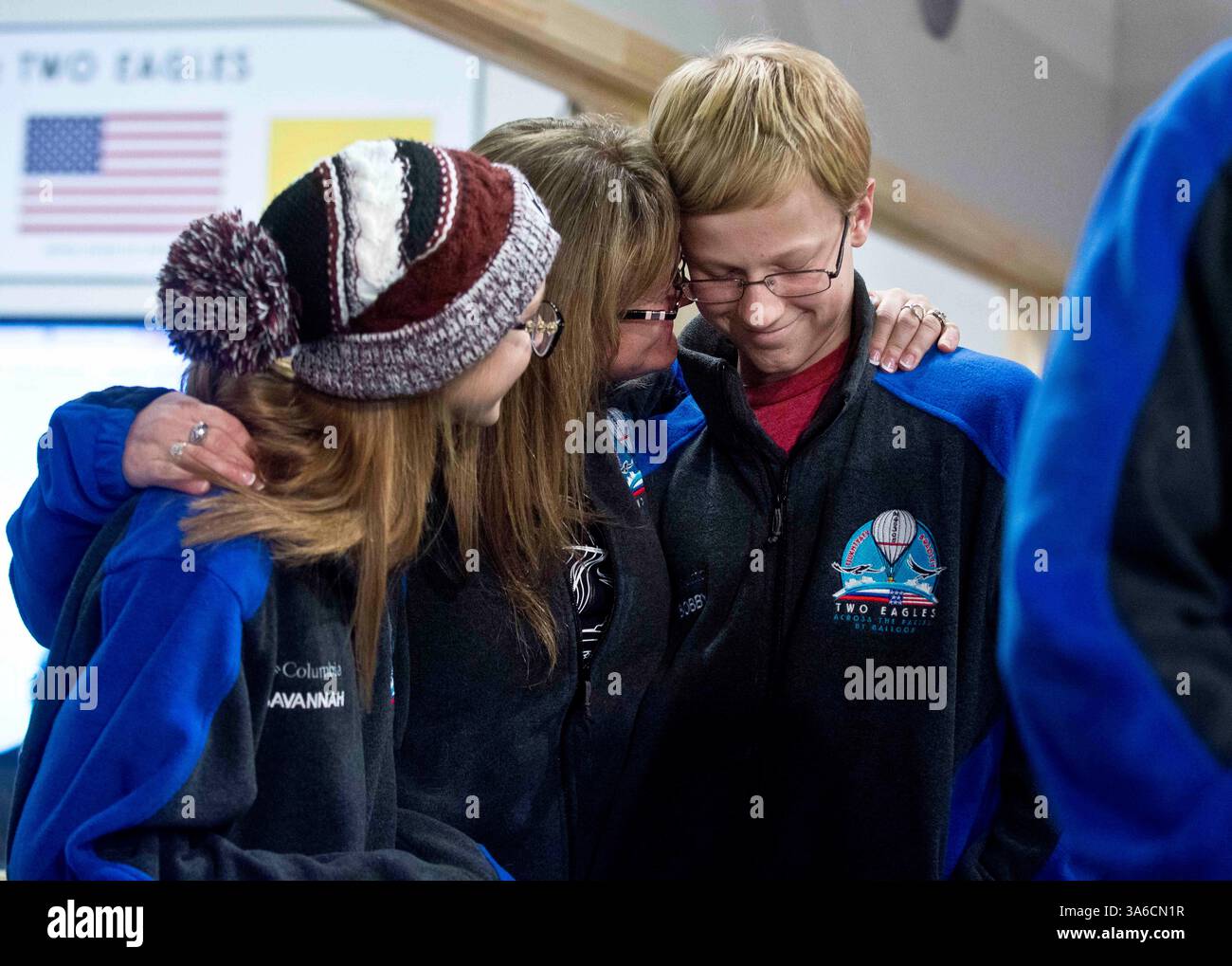 Two eagles balloon hi-res stock photography and images - Alamy