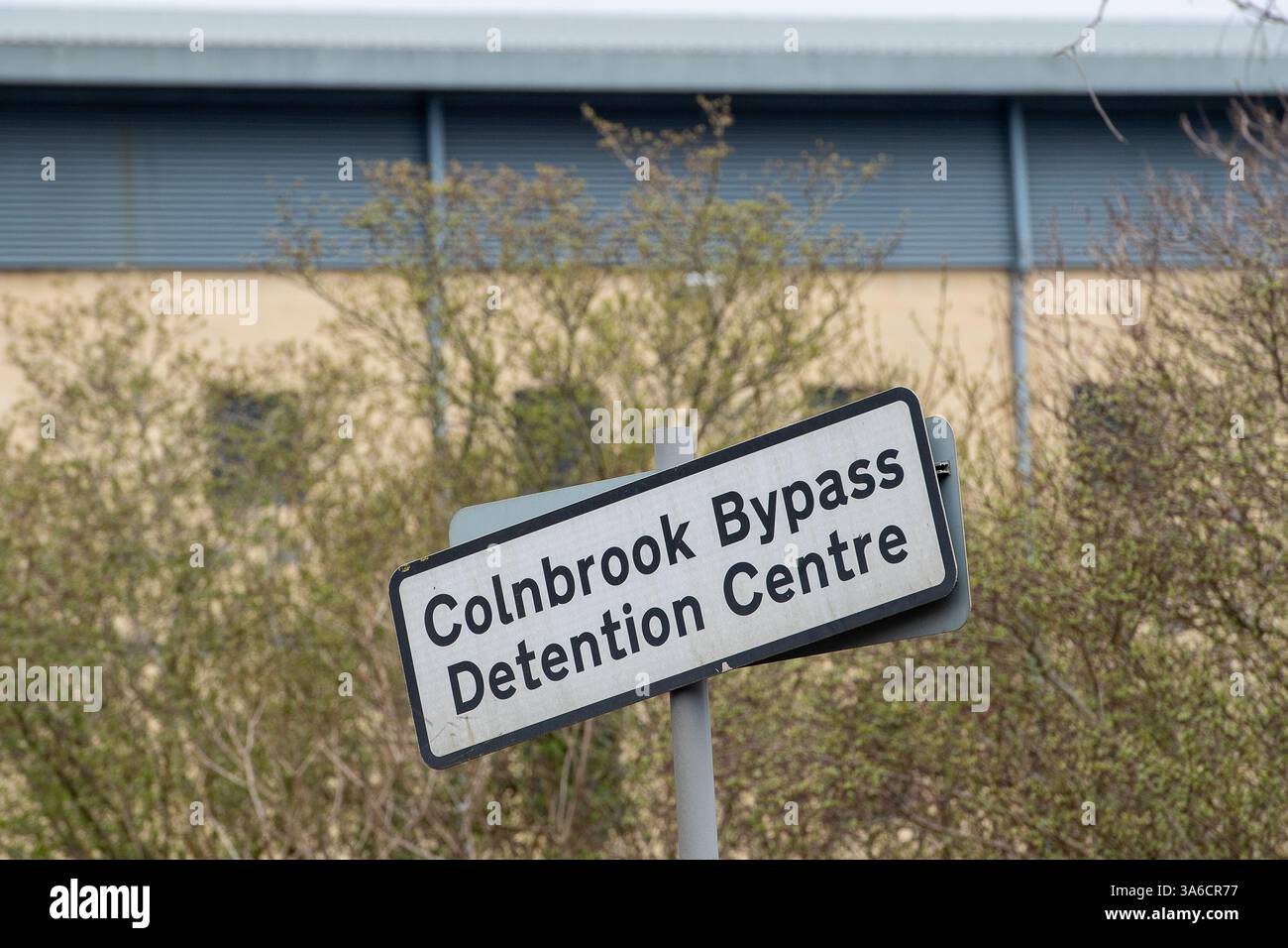 Harmondsworth, West Drayton, UK. 25th March, 2025. The Colnbrook Bypass ...