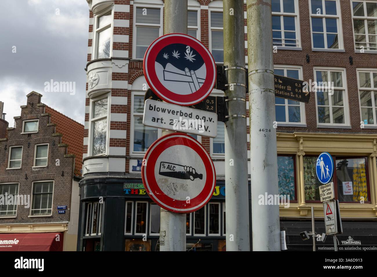 Alcohol ban sign in marijuana hi-res stock photography and images - Alamy