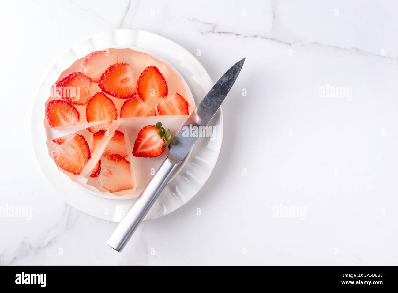 Japanese Raindrop Cake, or Mizu Shingen Mochi, clear jelly dessert ...