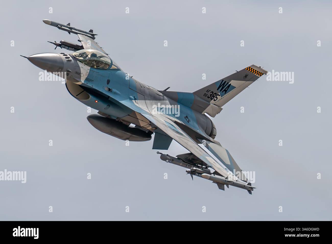 Nellis afb f 16 hi-res stock photography and images - Alamy