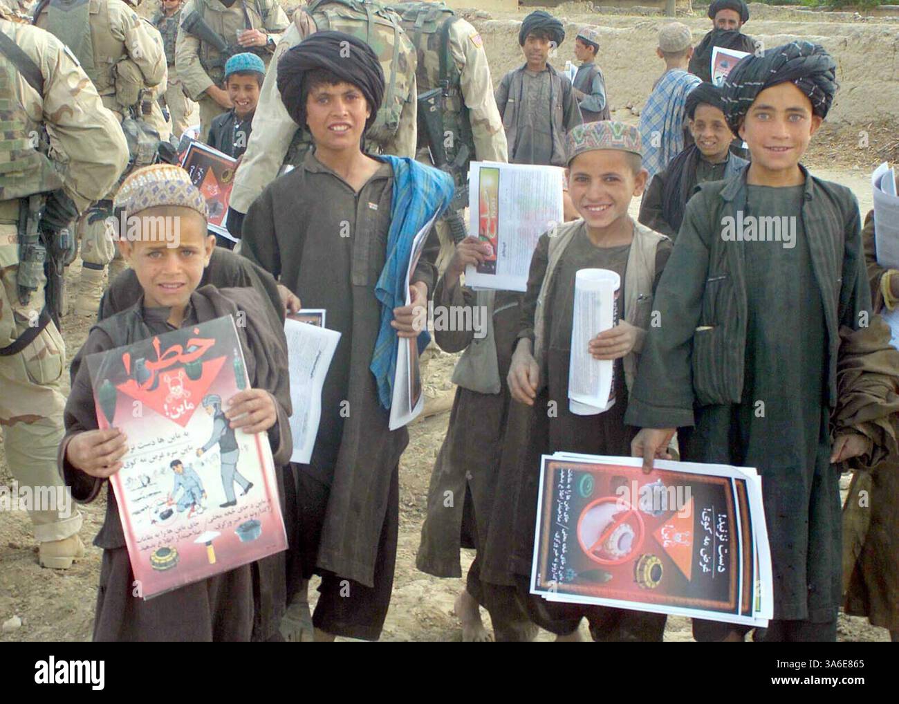 Awareness posters in afghanistan hi-res stock photography and images ...