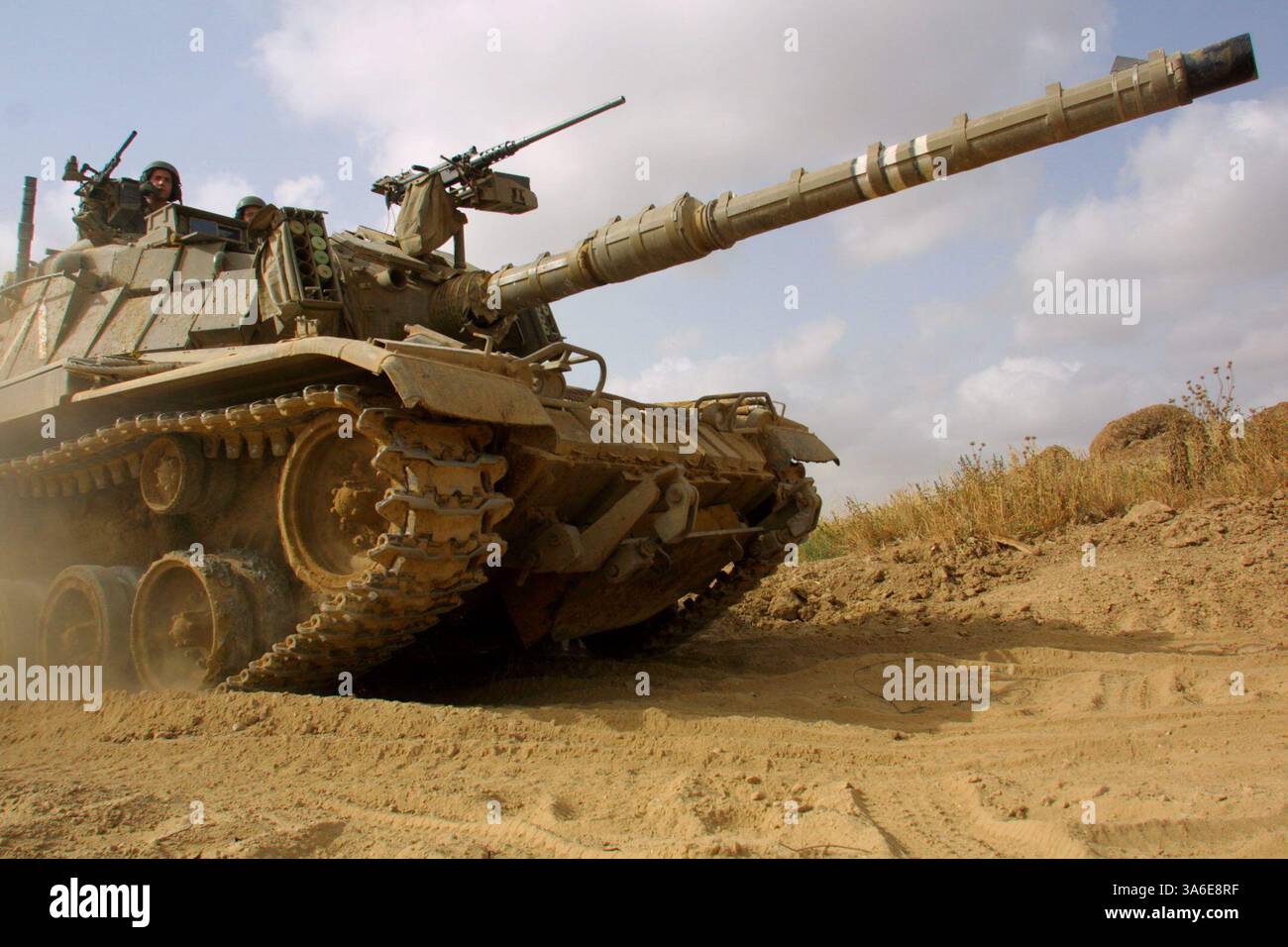 May 09, 2004; Karni Crossing, ISRAEL; Israeli soldiers preparing to go ...