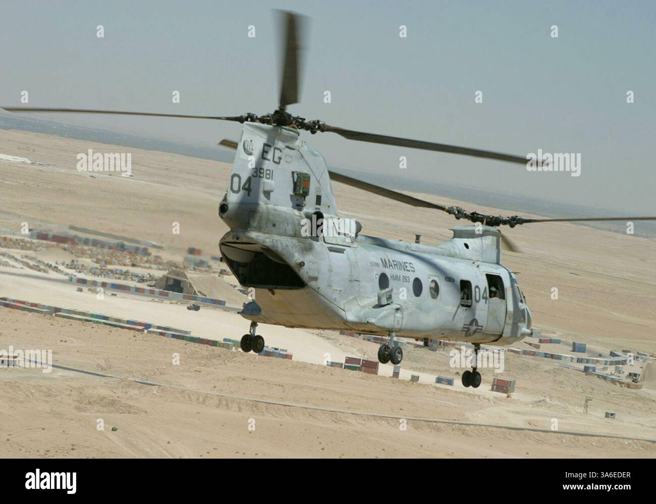 Low altitude helicopter operations hi-res stock photography and images ...