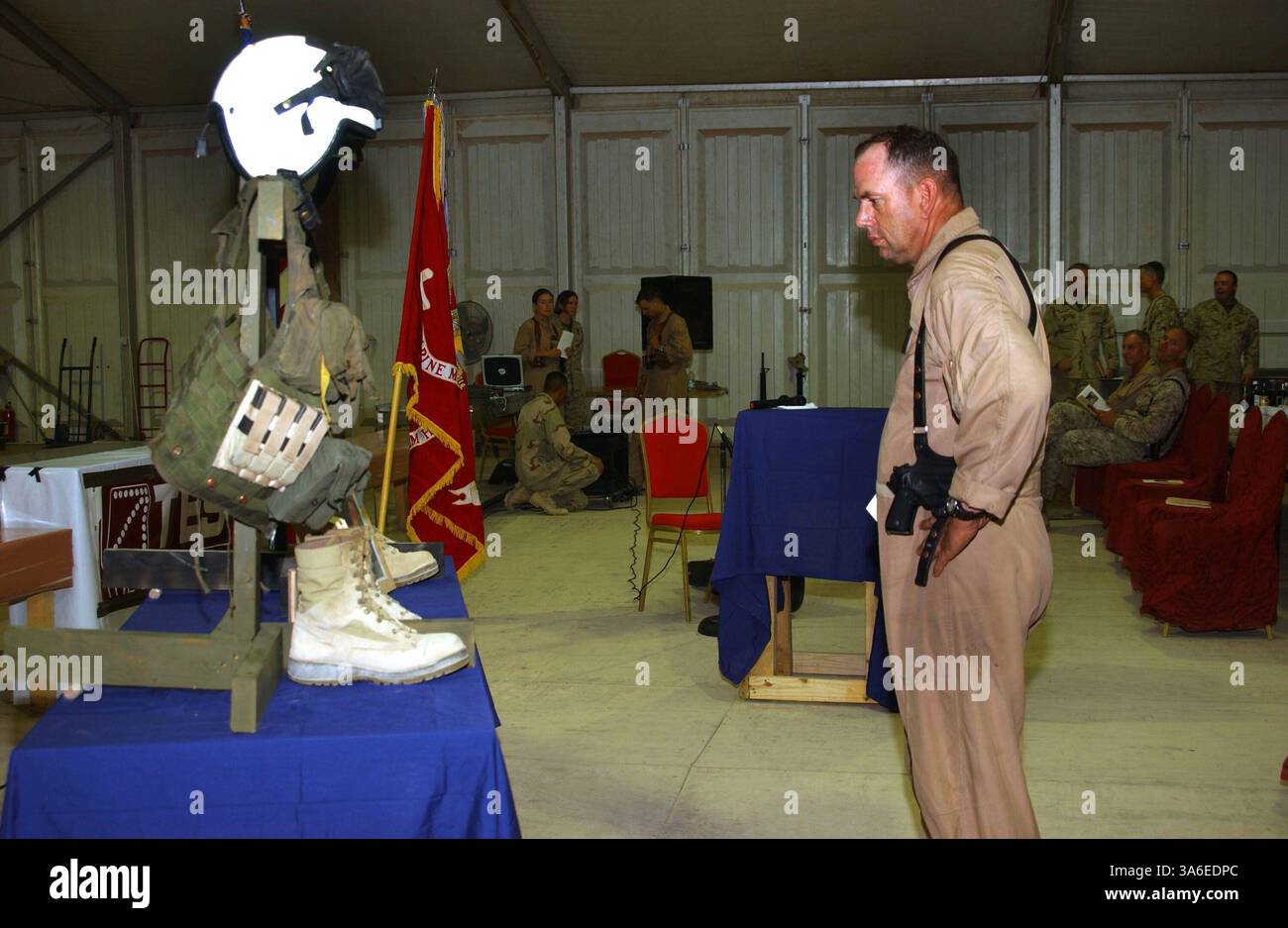 Aug 19, 2004; Najaf, Iraq; Col. GUY M. CLOSE, commanding officer of ...