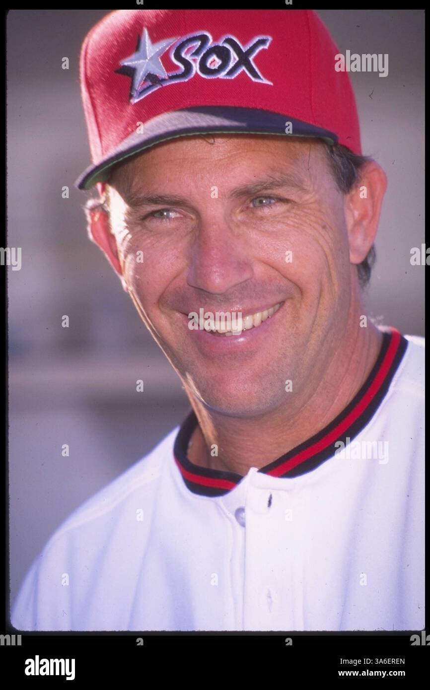 August 17, 1995; Hollywood, CA, USA; Actor KEVIN COSTNER attends the ...