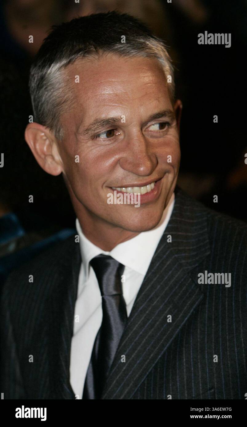 Oct. 17, 2006 - Palace Theatre, LONDON, ENGLAND - GARY LINEKER.ARRIVES ...