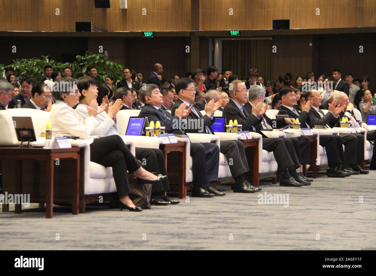 (250325) -- BOAO, March 25, 2025 (Xinhua) -- A panel discussion themed ...