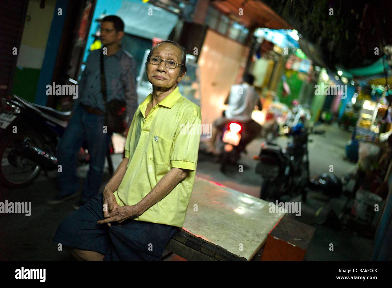 Thai ladyboy hi-res stock photography and images - Alamy