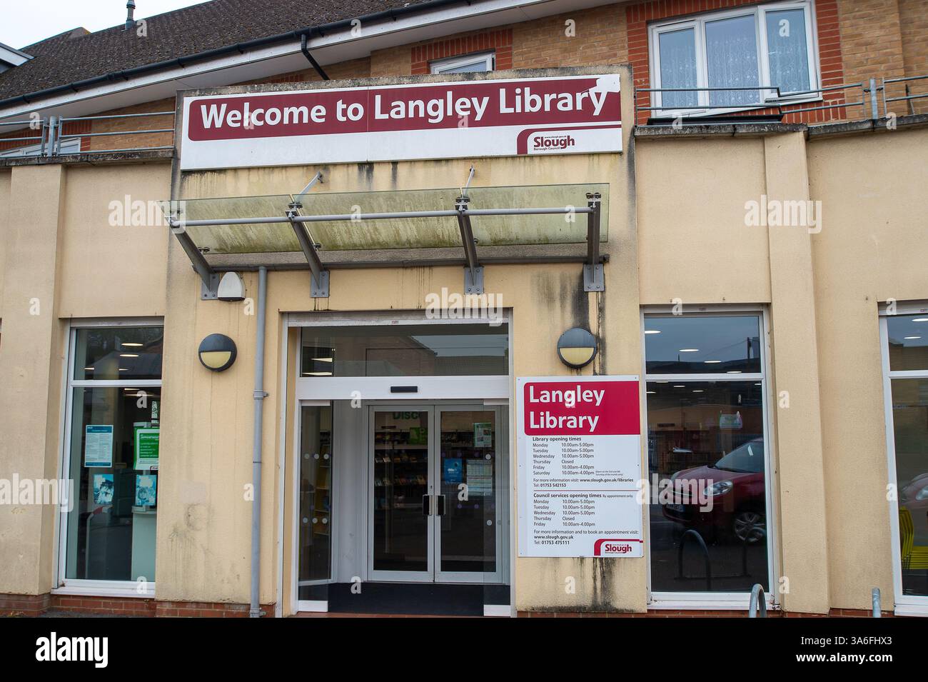 Langley, Slough, Berkshire, UK. 25th March, 2025. Langley Library in ...
