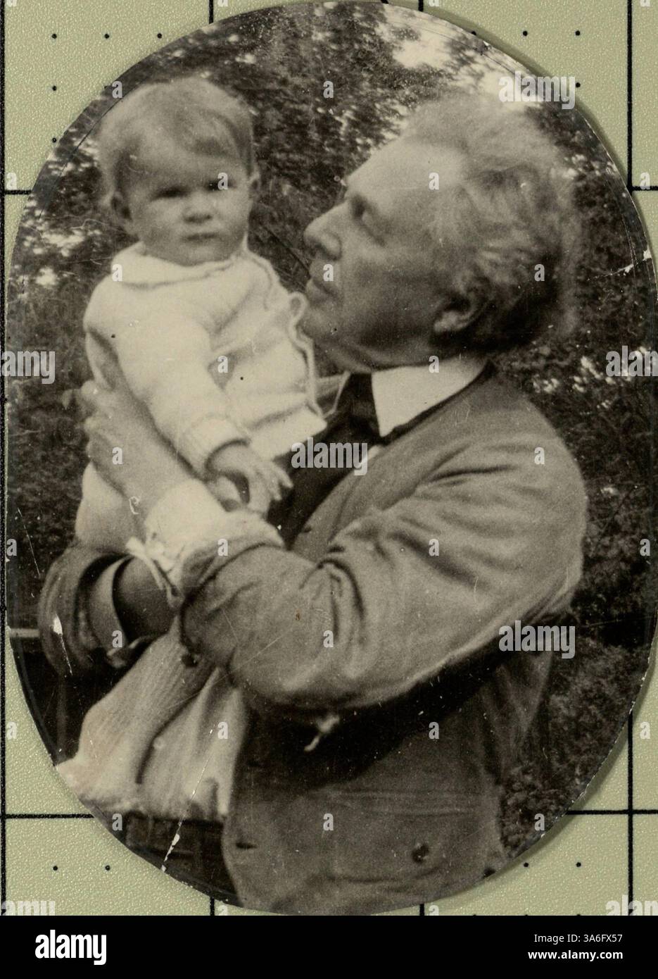Renowned architect Frank Lloyd Wright is pictured with his daughter ...