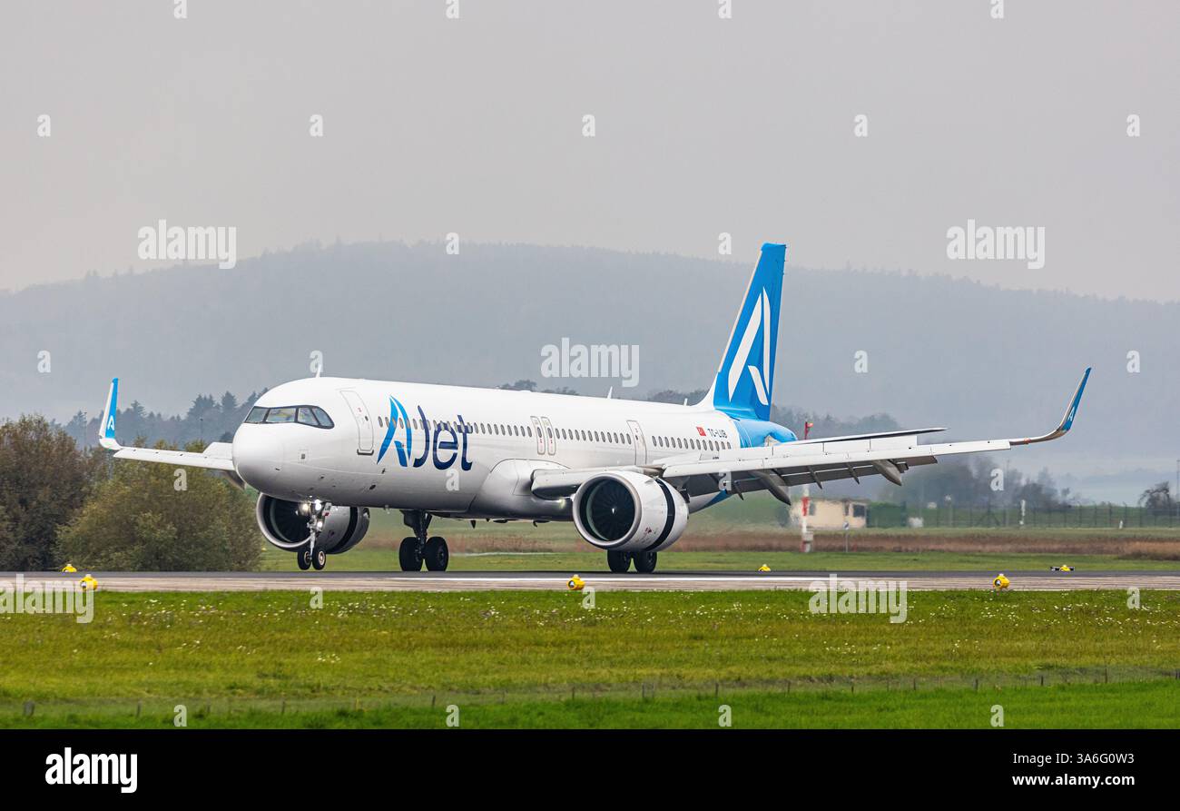 Zurich, Switzerland, 3rd Nov 2024: An Airbus A321-271NX (Airbus A321neo ...