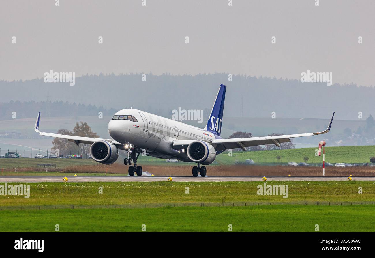 Zurich, Switzerland, 3rd Nov 2024: An Airbus A320-251N (Airbus A320neo) of SAS Scandinavian ...