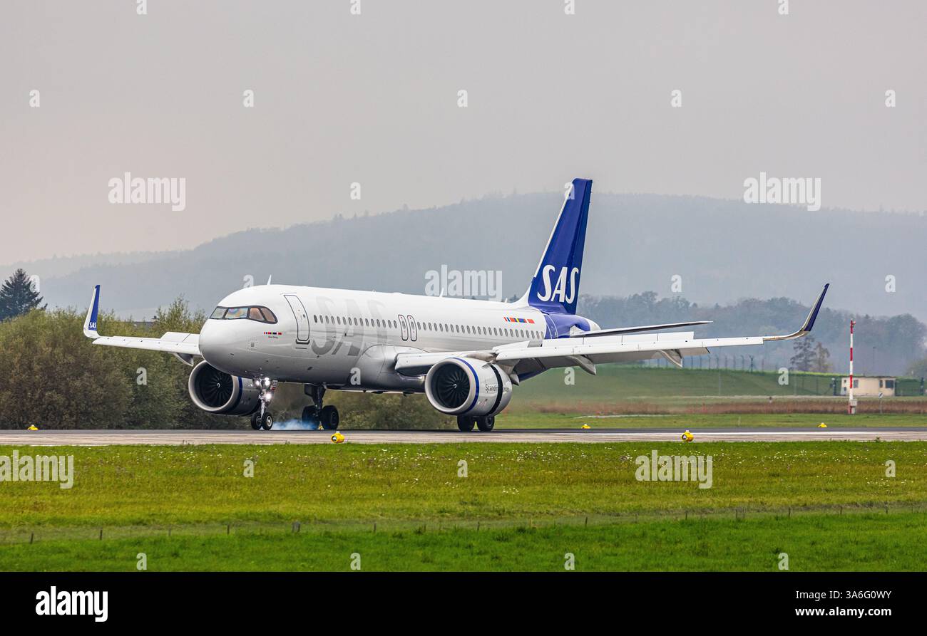 Zurich, Switzerland, 3rd Nov 2024: An Airbus A320-251N (Airbus A320neo) of SAS Scandinavian ...